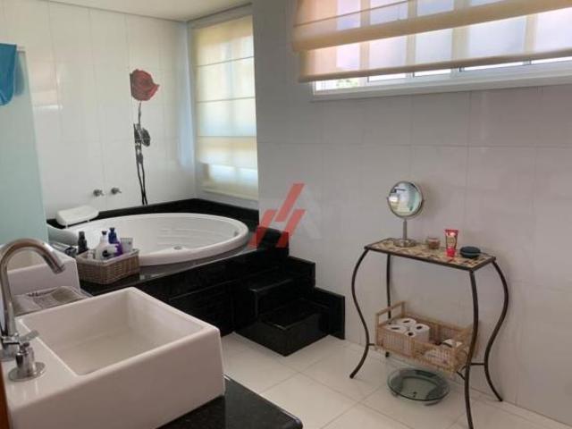 Casa de luxo em condomínio no Alphaville com 4 quartos, 4 suítes e 307m² Santana de Parnaíba SP