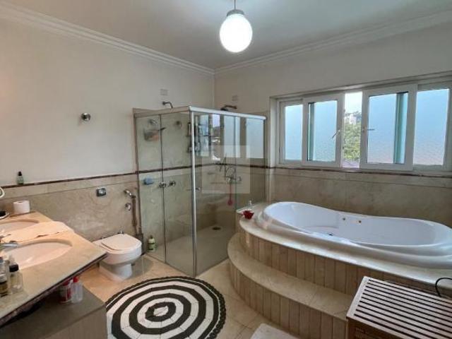 Casa de Luxo em Condomínio no Alphaville Santana de Parnaíba/SP: 5 quartos, 5 suítes, 4 salas, 7 b