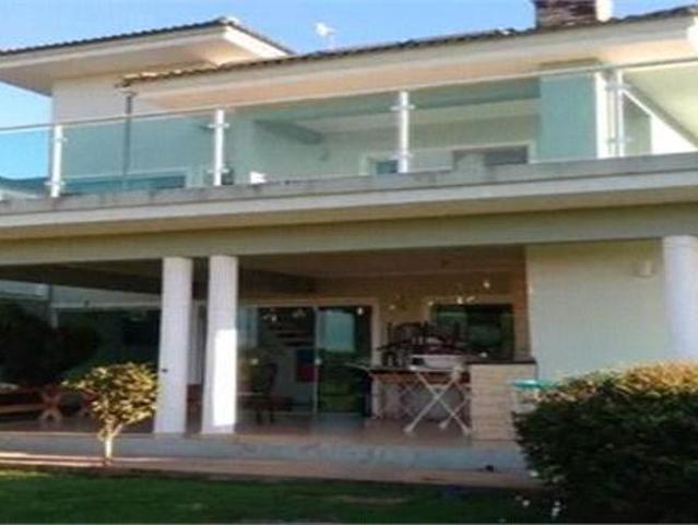 Casa de Luxo em Condomínio no Centro de Araçoiaba da Serra SP: 2 quartos, 4 banheiros, 226 m² de áre