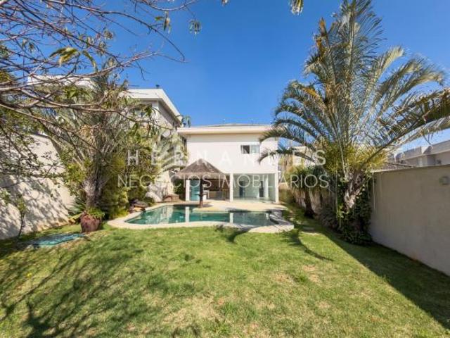 Casa de luxo em condomínio no Jardim do Golf I em Jandira SP: 4 quartos, 2 suítes, 380m² Imperdíve