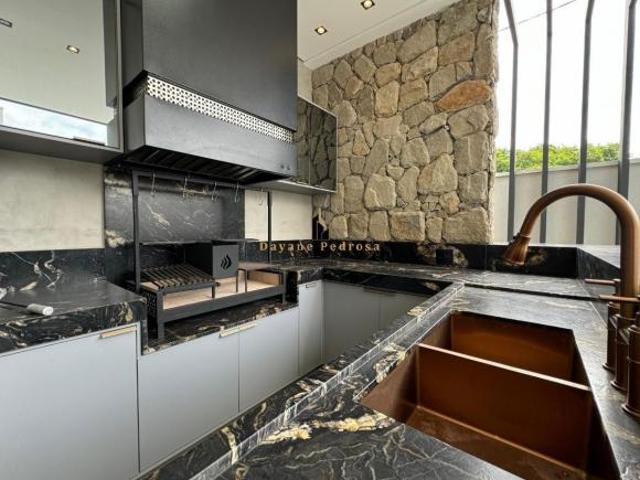 Casa de Luxo em Condomínio Residencial Engenho Velho: 3 quartos, 3 suítes, 3 salas, 5 banheiros, 4 v