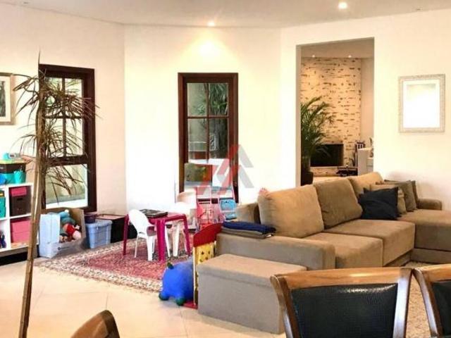 Casa de Luxo em Alphaville 4 quartos, 4 suítes, 3 salas, 6 banheiros, 4 vagas e 305m² de área em S