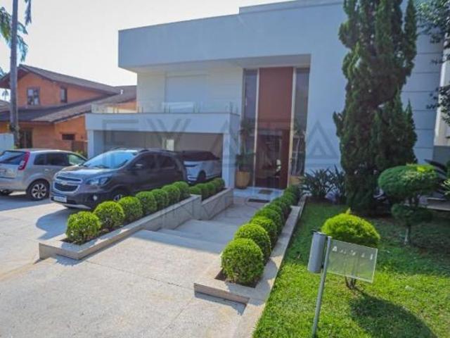 Casa de luxo em Alphaville Residencial II: 4 suítes, 5 salas, 6 banheiros, 4 vagas, 525m² na cidade