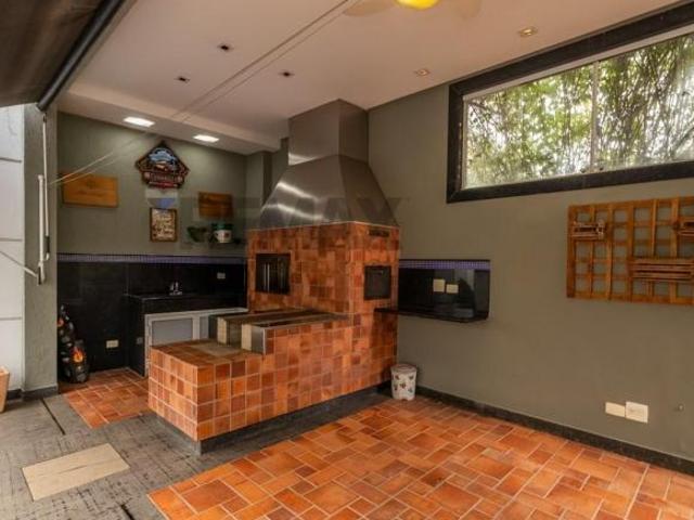 Casa de Luxo em Vila Andrade por Ótimo Preço!