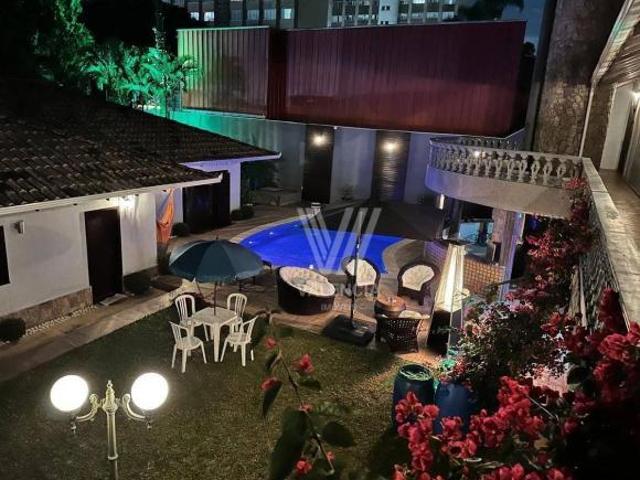 Casa de Luxo | Mobiliada | 6 dormitórios | 4 Suites | 4 Vaga | 1000m² | Guaira Curitiba/PR