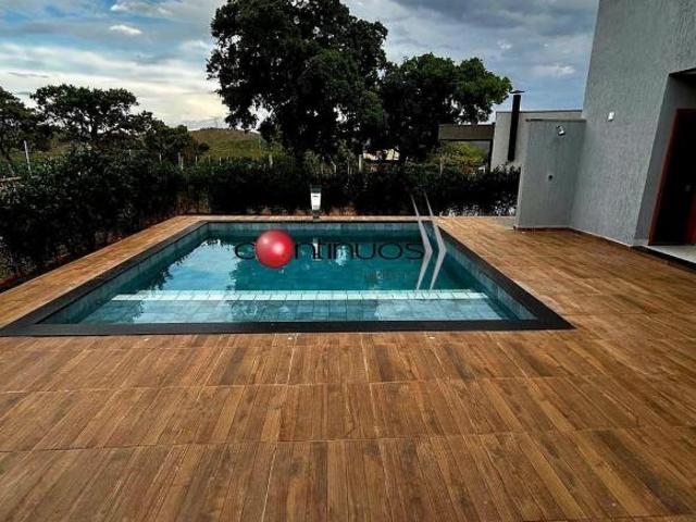 Casa de luxo no Condomínio Gran Royalle: 3 quartos, 3 suítes, 3 salas, 6 banheiros, 4 vagas, 369m²