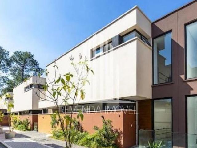 Casa de Luxo no Condomínio Jardim Cordeiro: 4 Quartos, 4 Suítes, 5 Banheiros, 4