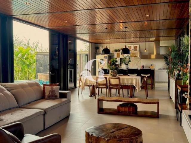 Casa de luxo no Condomínio Residencial Tamboré em Jaguariúna SP: 4 quartos, 3 suítes, 3 salas, 5 ban