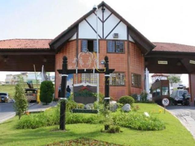 Casa de Luxo no Condomínio Swiss Park: 4 Quartos, 4 Suítes, Piscina Aquecida e Muito Mais! Venha Con