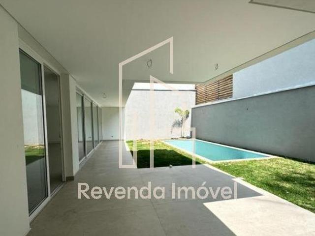 Casa de Luxo no Brooklin: 4 Quartos, 4 Suítes, 5 Banheiros, 4 Vagas 450 m² S