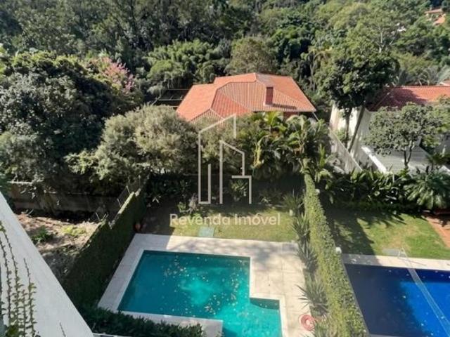 Casa de Luxo no Butantã: 3 Quartos, 4 Banheiros, 3 Vagas de Garagem Visite e Encante se!