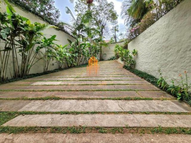 Casa de luxo no Morumbi: 5 quartos, 5 suítes, 2 salas, 8 banheiros, 8 vagas na g