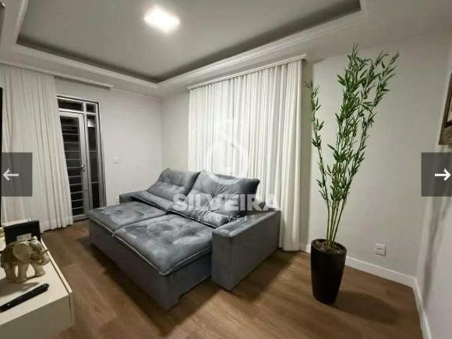 Casa de Luxo no Tirol, Barreiro 03 Quartos com Suíte com Piscina