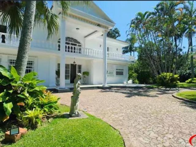 CASA DE LUXO NA ASSUNÇÃO