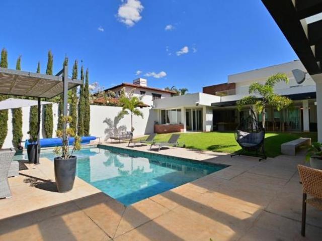 Casa de Luxo na QL 18 Lago Sul | 982m² | Projeto Ana Carla Noleto