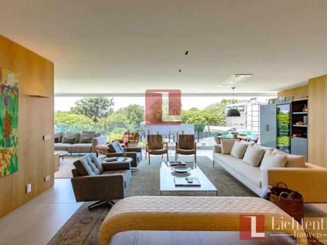 Casa à Venda no Jardim Paulista, 935 m², 5 Dorms, 3 Suítes