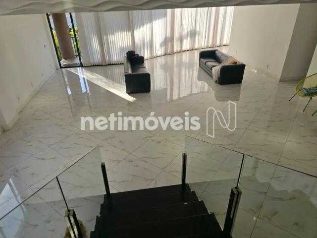 Casa de Luxo à Venda: Vista Incrível para a Lagoa dos Ingleses!