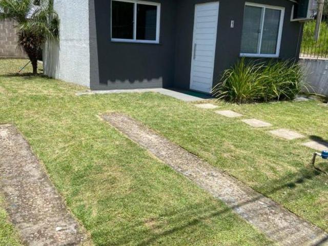 Casa de porteira fechada, nunca habitada, pronta para você entrar e