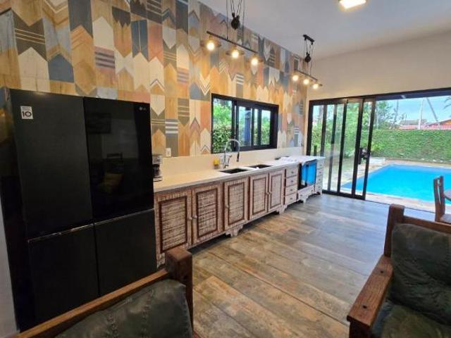 Casa de Praia com 4 Suítes, Piscina e Amplo Quintal Gramado – A 550m do Mar