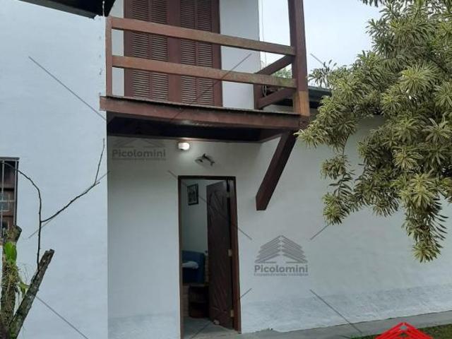 Casa de praia em Maresias a 150 mts a pé da praia, terreno de 605 mts com área construída de 320 m²