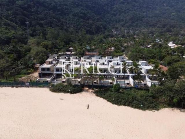 Casa de Praia Pé na Areia em Condomínio Fechado no Toque Toque Pequeno, São Sebastião SP. 5 Quartos