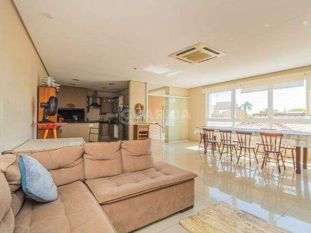 Casa de quatro dormitórios no bairro Guarujá COD: 23938
