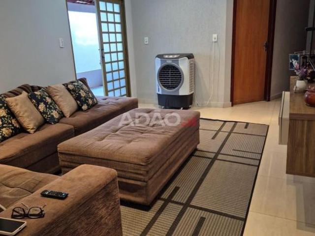 Casa de Rua 3Qts Mansoes Paraiso Casa de Rua com 3 Quarto s por R$ 530000.00 no setor Residenci