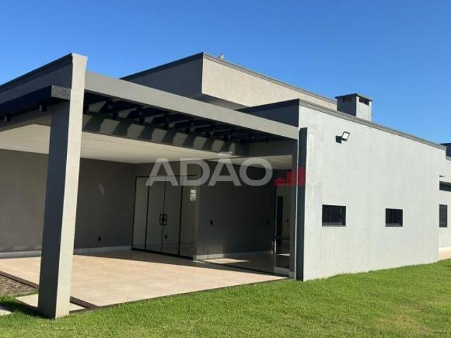 Casa de rua alto padrão em Jataí Casa de Rua com 3 Quarto s por R$ 1300000.00 no setor Setor Epamin
