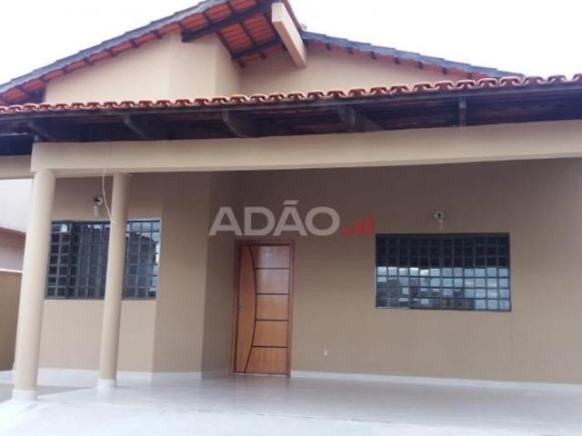 CASA DE RUA Casa de Rua com 3 Quarto s por R$ 550000.00 no setor Estância Itanhangá AD27602