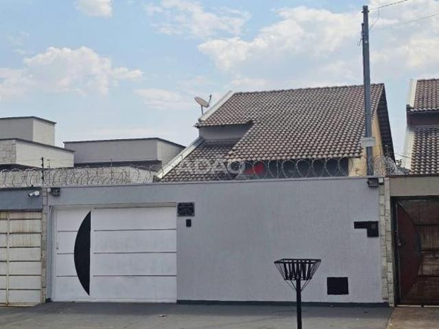 CASA DE RUA Casa de Rua com 3 Quarto s por R$ 580000.00 no setor Parque das Flores AD32864