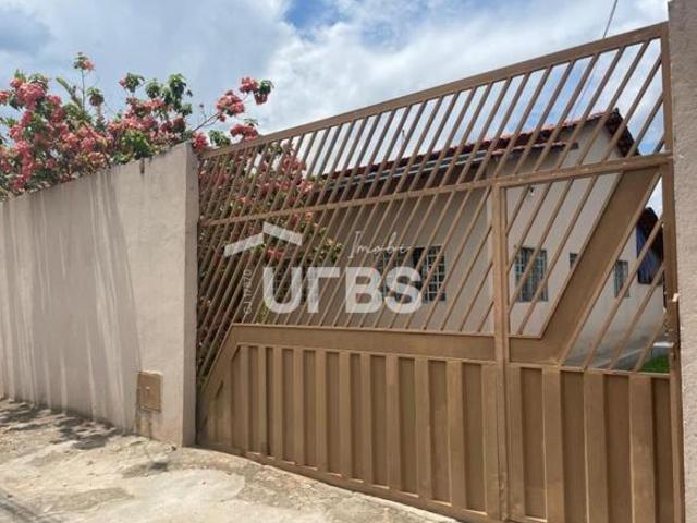 Casa de Rua Casa 3 quartos, sendo 1 suíte