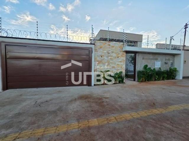 Casa de Rua Casa 4 quartos, sendo 4 suítes
