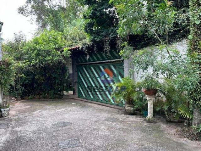 Casa de rua, com 3 suítes, ABAIXO DO PREÇO, disponível pra venda, na Granja Viana / Sp