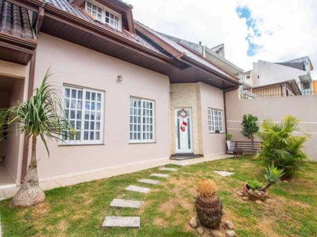 Casa de Rua com Edícula, Piscina e 4 quartos à venda, 263 m² Pilarzinho Curitiba/PR