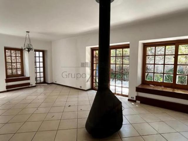 Casa de Rua Fechada Granja Julieta 3 Dormitórios 246m²