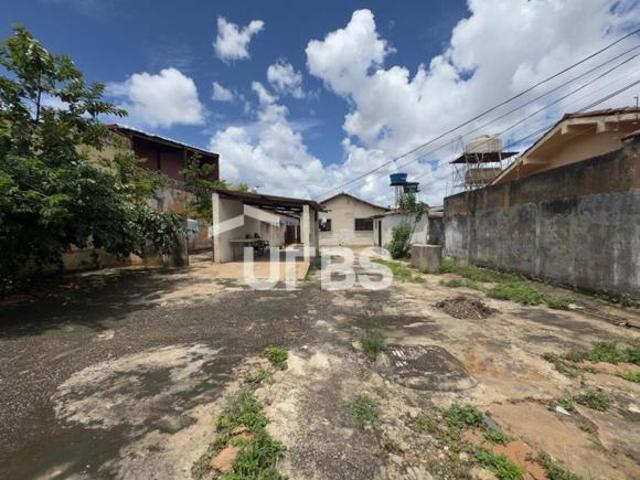 Casa de Rua Imóvel Comercial 3 quartos, sendo 1 suíte
