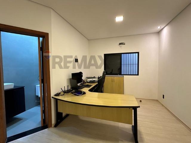 Casa de rua moderna disponível para locação no Jardim São Carlos Sorocaba