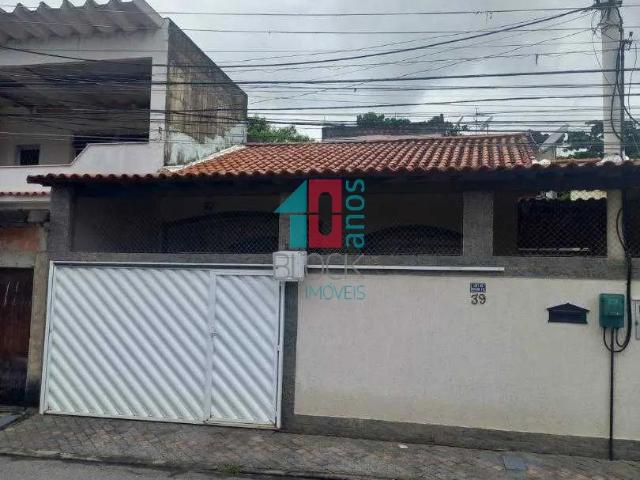 Casa de rua para venda com 3 quartos em Campo Grande com 129m²