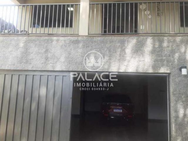 Casa de rua: / Residencial / Vila Rezende