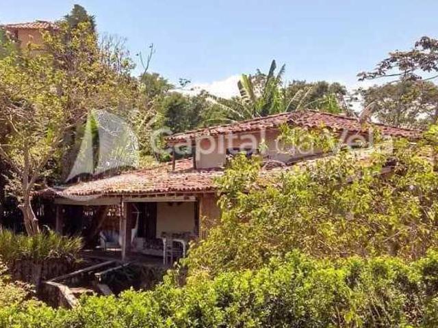 Casa de rua: / Residencial / Barra velha