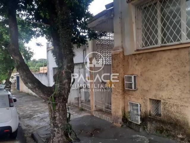 Casa de rua: / Residencial / Centro