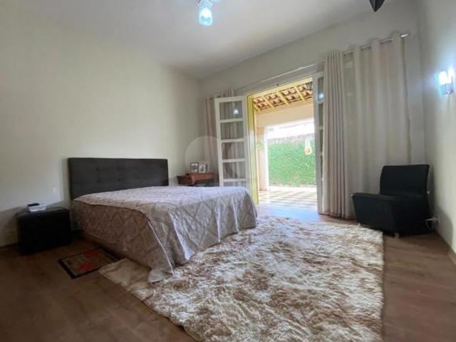 Casa de rua: / Residencial / Jardim Santo André