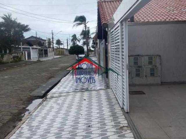 Casa de rua: / Residencial / Jardim Real