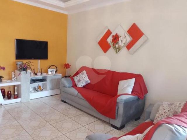 Casa de rua: / Residencial / Jardim Vila Rica