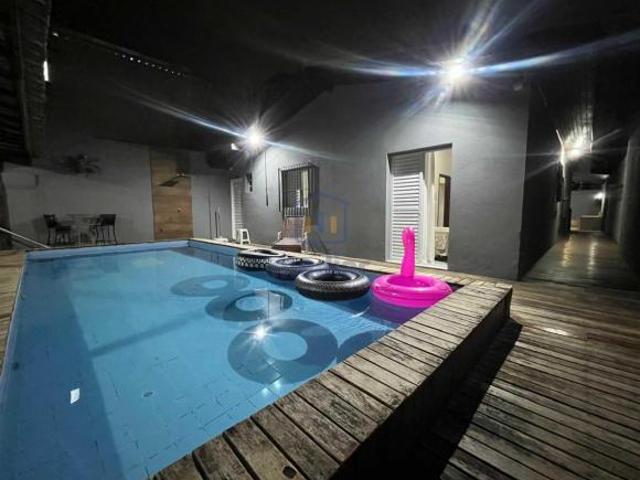 Casa de rua: / Residencial / Jardim Virginia