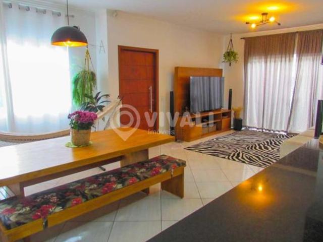 Casa de rua / Residencial / Loteamento Residencial Central Park I