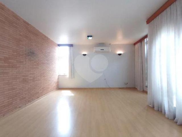Casa de rua: / Residencial / Perpétuo Socorro