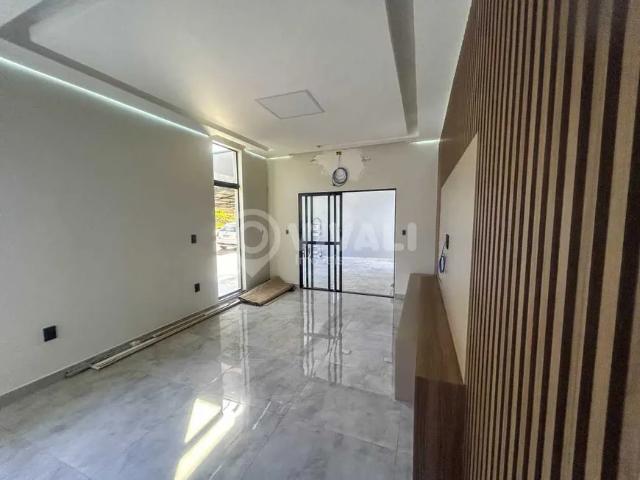 Casa de rua / Residencial / Portal Giardino