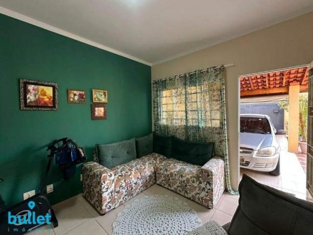 Casa de rua sobrado com quintal e churrasqueira por R$ 500.000,00