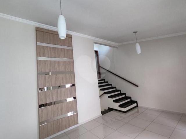 Casa de rua: Sobrado / Residencial / São Benedito